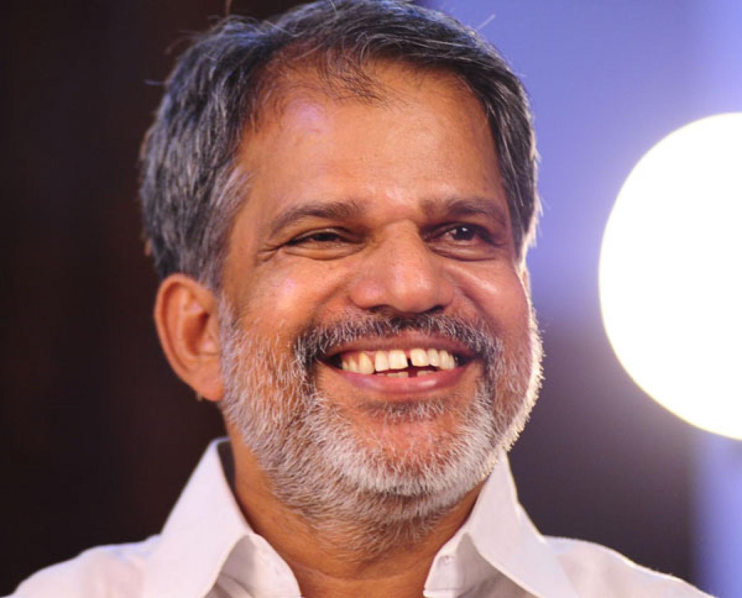 ഉത്തരവും മാർക്കുമില്ലാത്ത കടലാസ്‌ ഉത്തരക്കടലാസല്ല, വിചിത്രവാദവുമായി എ ...