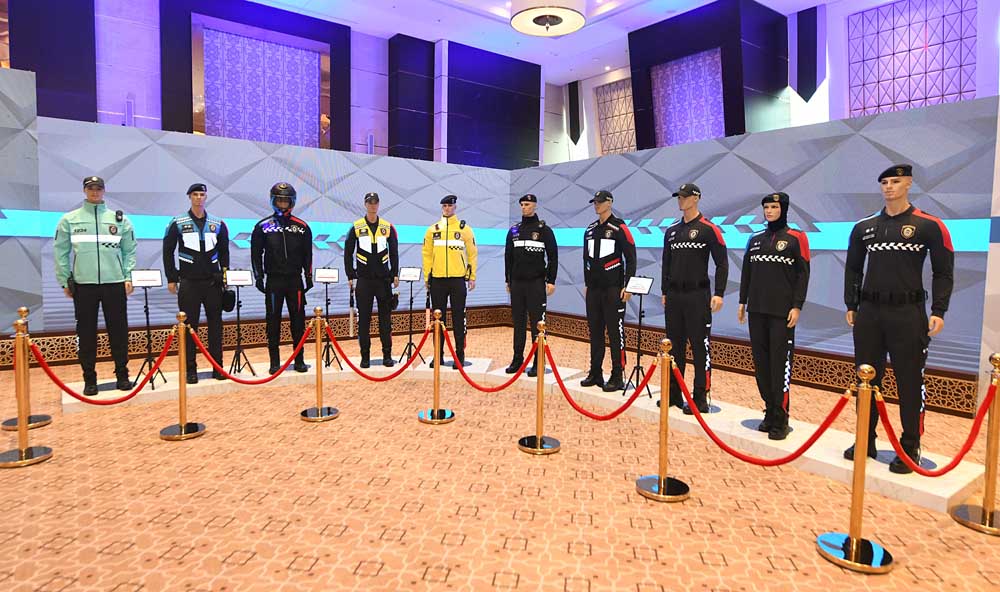 ഖത്തര്‍ ലോകകപ്പ്: സുരക്ഷാ സേനയുടെ യൂണിഫോം പ്രധാനമന്ത്രി പുറത്തിറക്കി ...